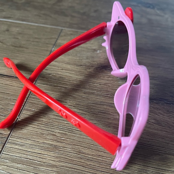 Sanrio | Accessories | Sanrionwt Childrens Hello Kitty Sunglasses And ...